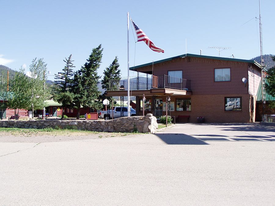 Lodge Rooms - Rainbow Lodge